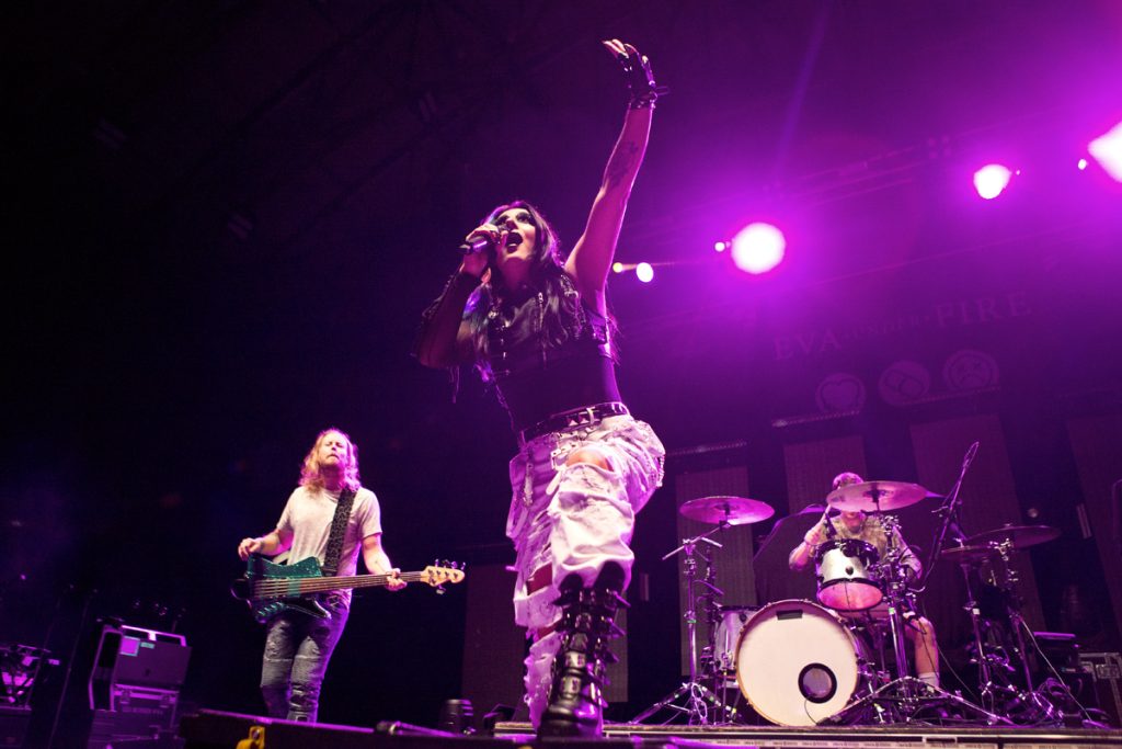 Skillet – muzyka, która łączy. Zespół zagrał świetny koncert w Polsce! [RELACJA + FOTO] | Teraz ...